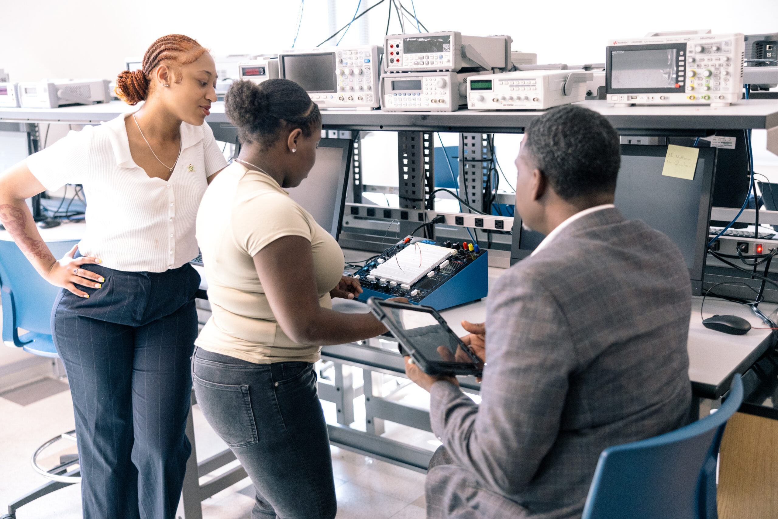 Data-Informed Instruction for Equitable Digital Teaching and Learning - Every Learner Everywhere®